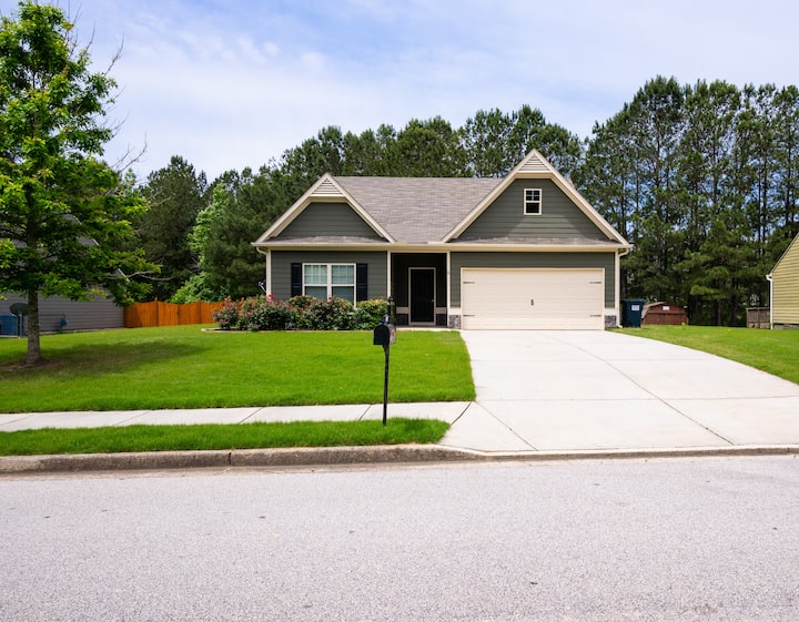 Charming Cozy Comfort Ranch Retreat - Villa Rica, GA