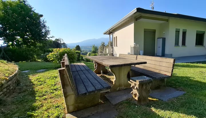 Monolocale In Villa Con Giardino - Varese