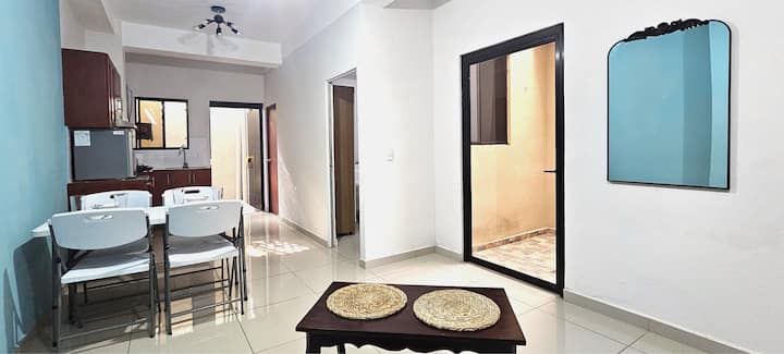 2br/1ba Near Historic Center, Ac, Hot Water - San Salvador (El Salvador)