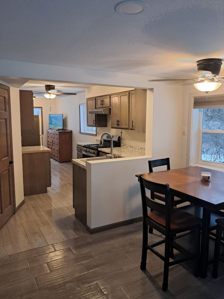 A Quiet Cabin In The Country. - Fish Lake Reservoir, MN