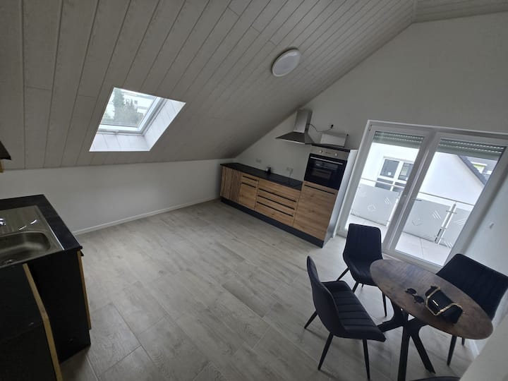 Geräumige Wohnung Mit Balkon | 2 Schlafzimmer - Lahr/Schwarzwald