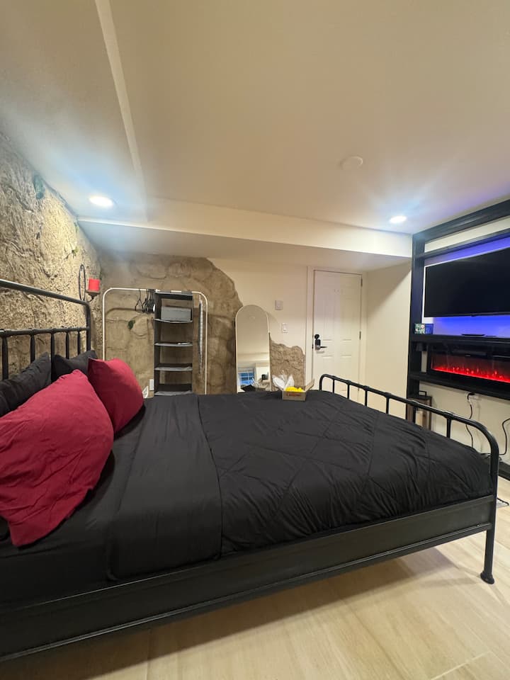 The Secret Grotto~brand New Luxury Studio Nearnyc* - Edgewater, NJ