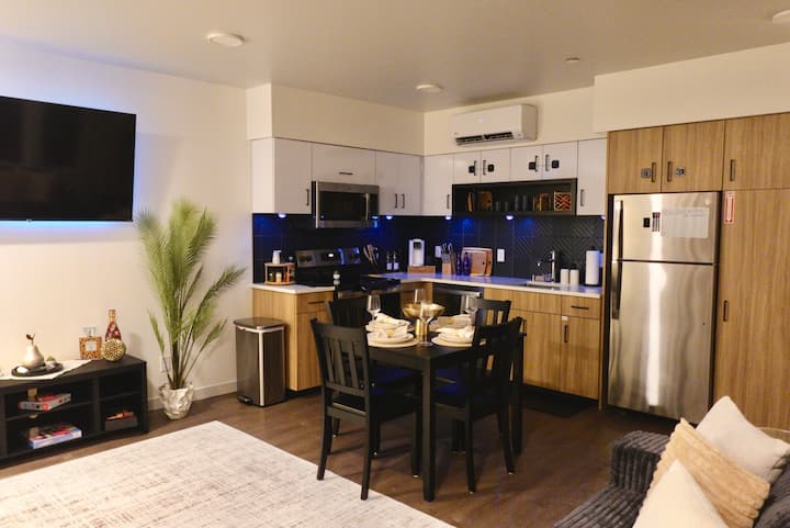 Cozy Apartment Downtown Spokane Near Hospital - Spokane, WA