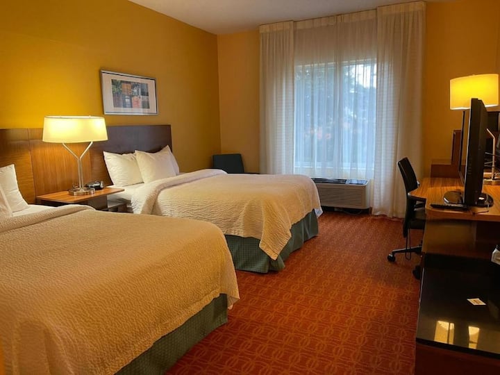 A Great Stay In Chambersburg With Beautiful Rooms! - Chambersburg, PA