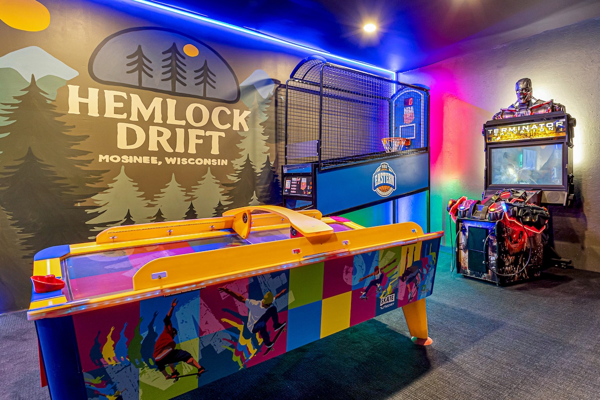 Hemlock Drift | Pond, Sauna, Hot Tub & Arcade Room - Houses for Rent in ...