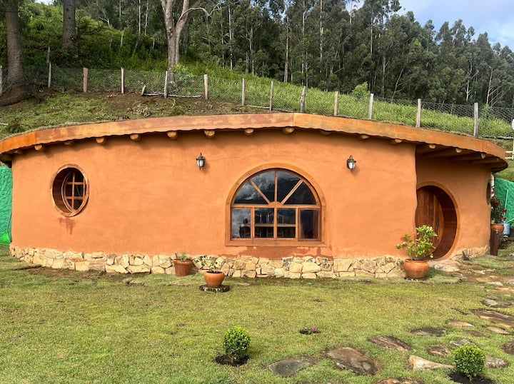 Casa Hobbit De Barro Na Serra Da Mantiqueira - Brazil