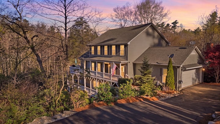 Forget-me-not: Spacious 6-bedroom , Walk To Town - Highlands, NC