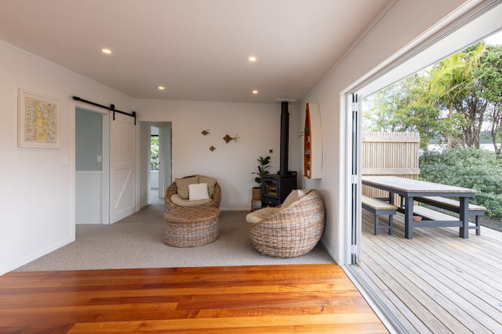 Coastal Escape - Tairua