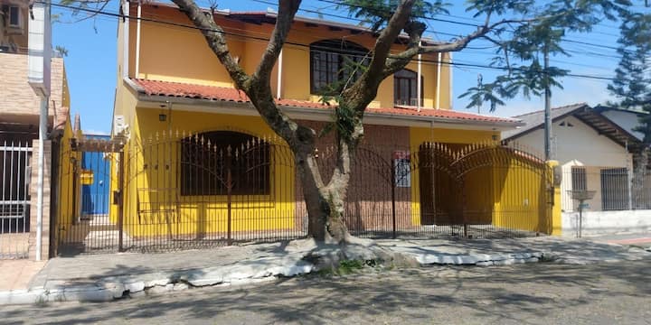 Casa Inteira Com Piscina Para 16pessoas - Balneário Camboriú