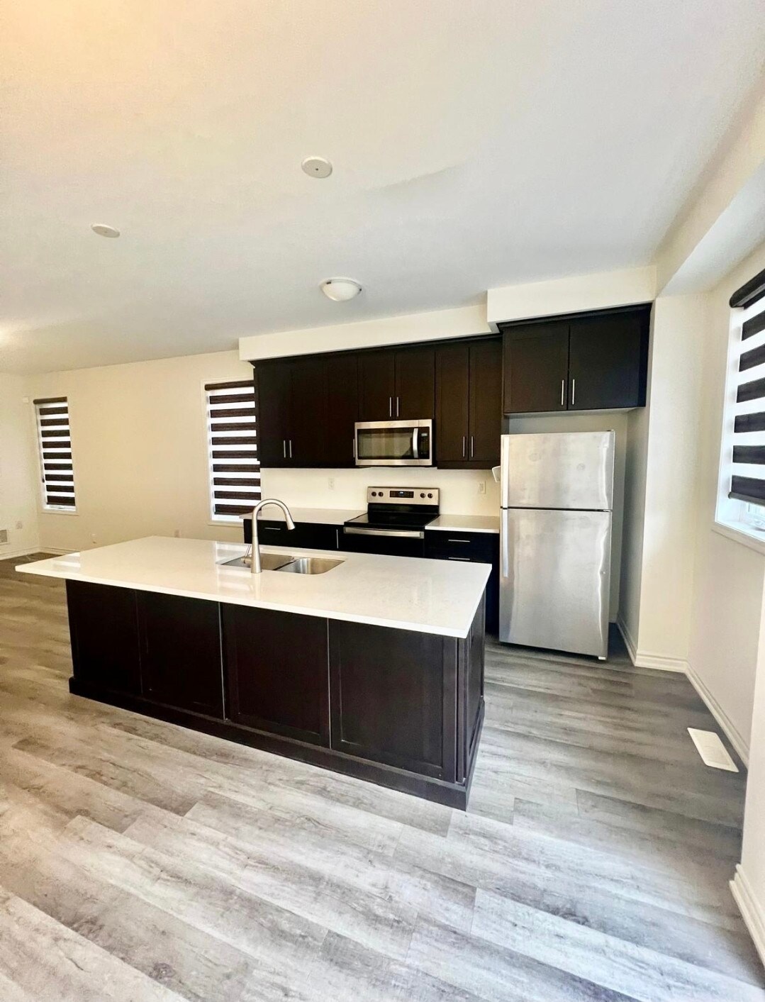 Master bedroom With private bathroom near freshco - Houses for Rent in ...