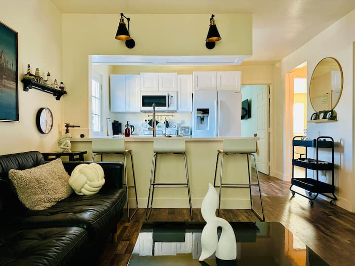 Stay Productive In Our Stockton Getaway! - Stockton, CA