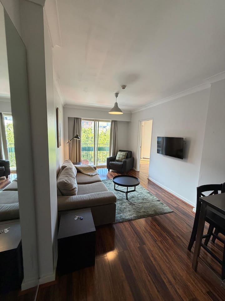 Spacious Potts Point Pad - In The Middle Of It All - Sydney