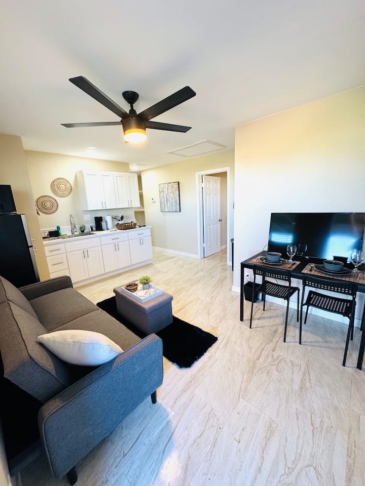 Completely Remodeled Private Unit W/kitchenette - Barstow, CA