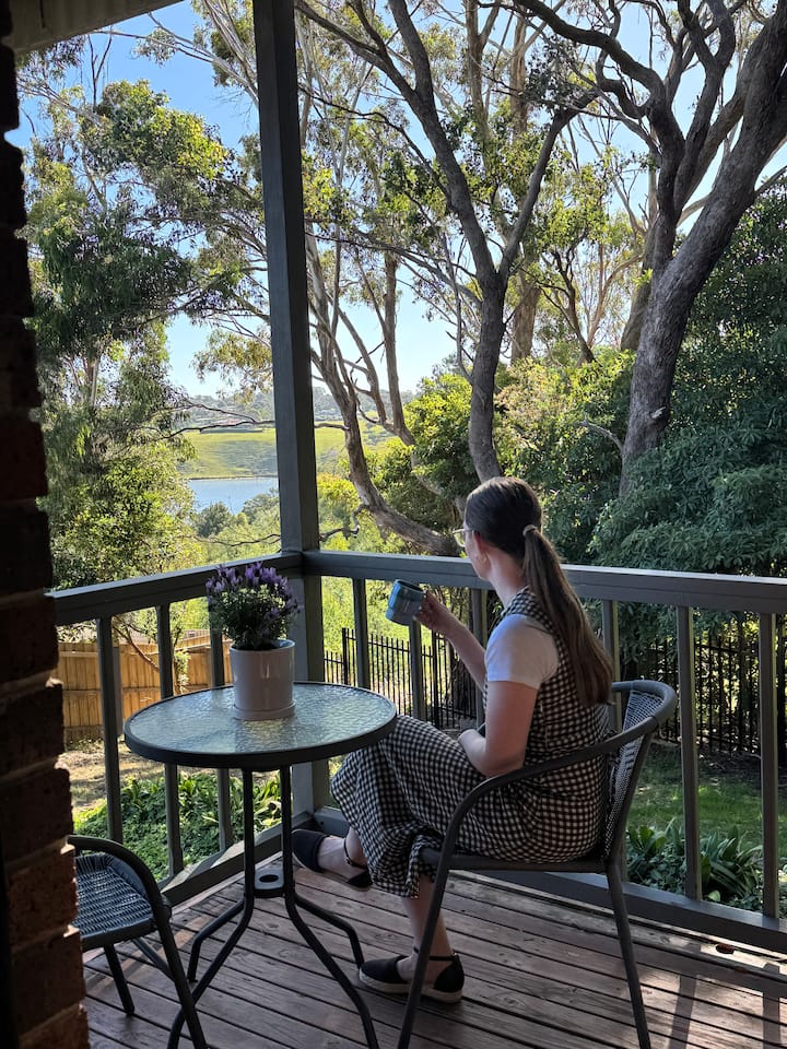 Peaceful Guesthouse With Ocean & Lake Views - 萊克斯恩特倫斯