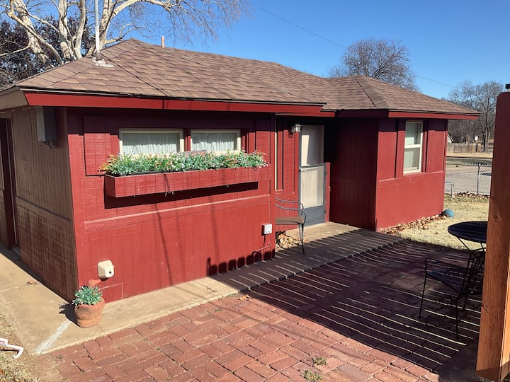 Grand Avenue Little House - Ponca City, OK