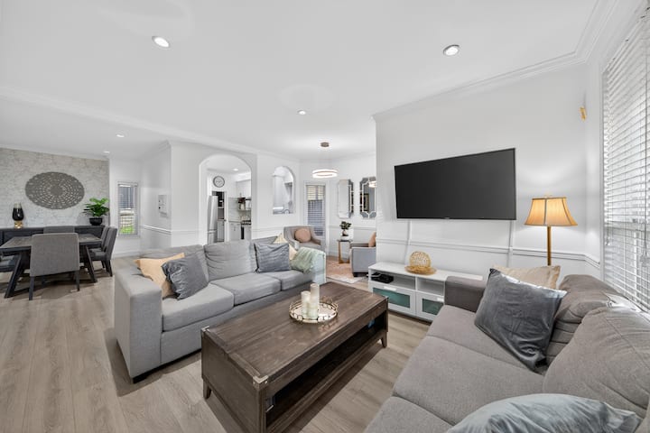 Luxury Delta House With All King Beds | 5 Bedrooms - Delta