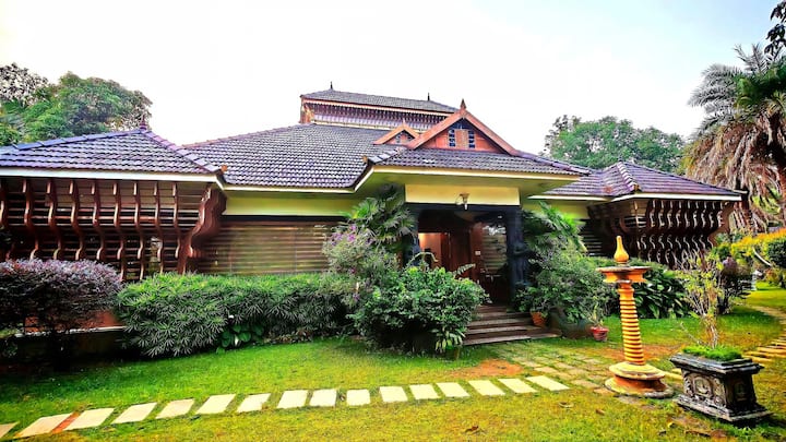 Kudajadri Traditional Heritage Homestay - Kothamangalam