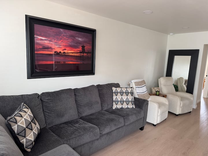 Seabreeze Haven-5 Minute Walk To The Beach - Huntington Beach, CA