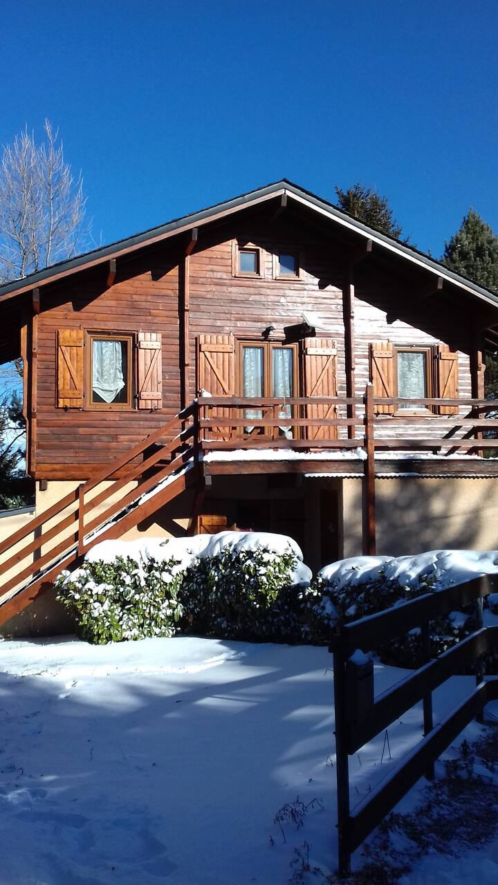 Chalet En Bois En Capcir - Formiguères