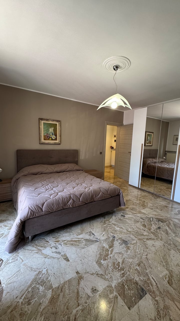 Emilia Tre Camera In Appartamento Bagno Privato - Piacenza