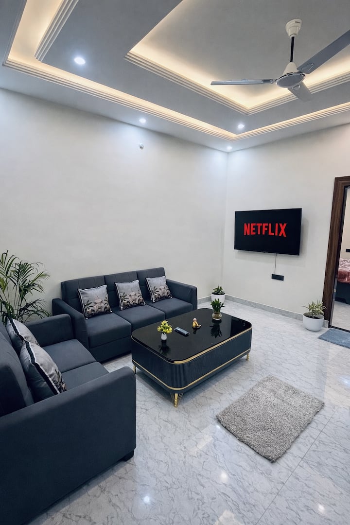 2 Bhk Cozy Home Stay | Namoh Gange With Ganga View - Rishikesh