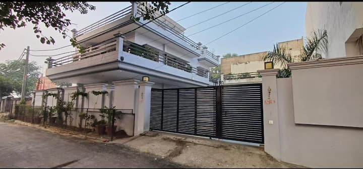 Ganpati Niwas - Varanasi