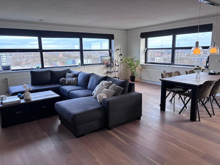 Grand 98m2 Two-bedroom Apartment In Eindhoven - Best