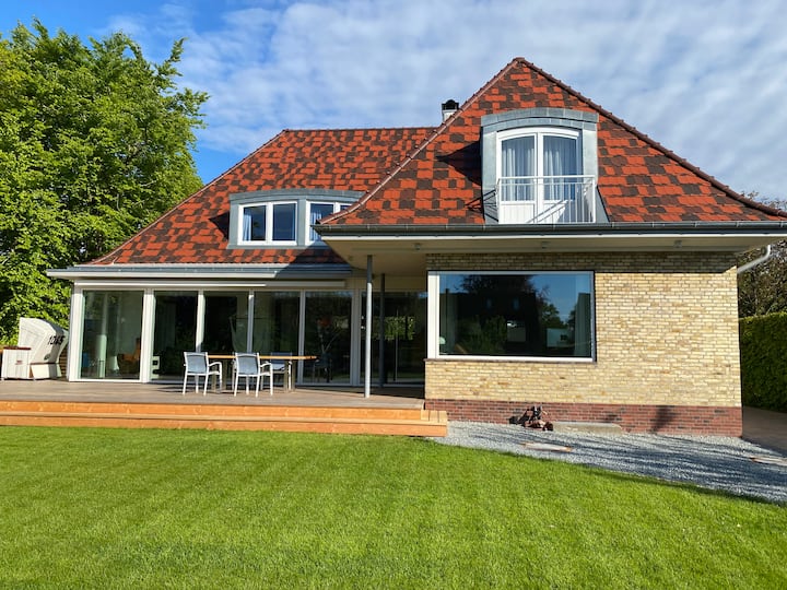 Zentrumnahes Haus Mit Großem Garten & Viel Platz - フレンスブルク
