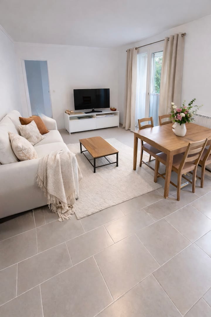 Charmant T2 - Terrasse Et Parking - Clisson Centre - Clisson