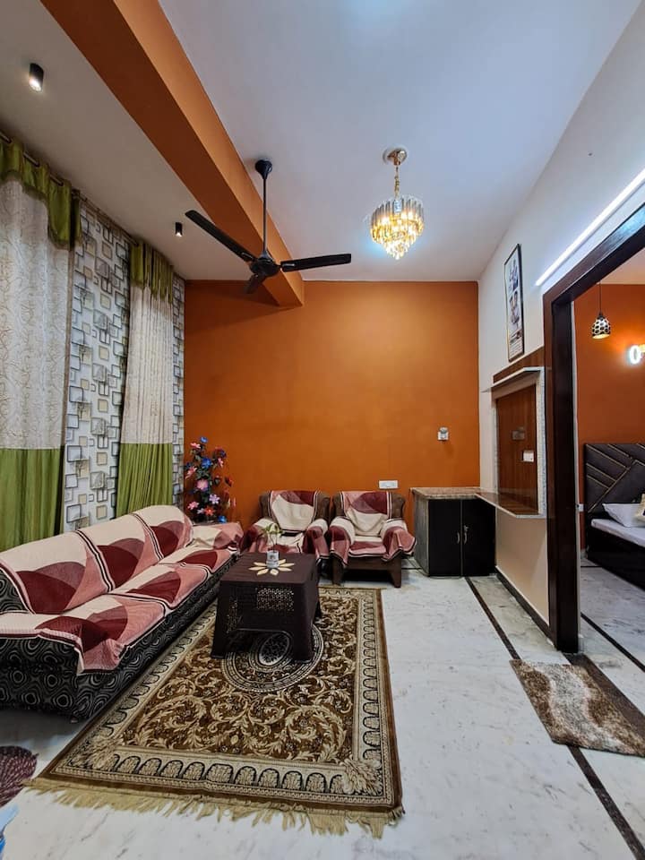 Home Stay- 1 Near By Taj Mahal - Agra