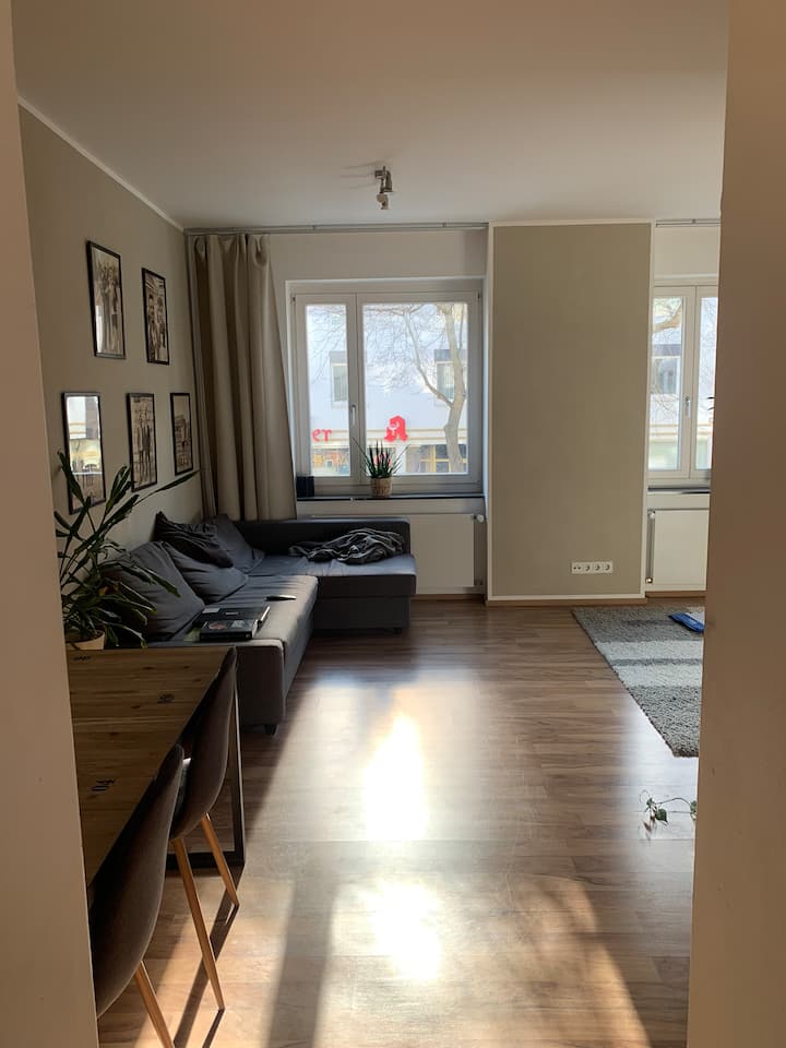 Central, Well Connected Flat In Köln - Köln