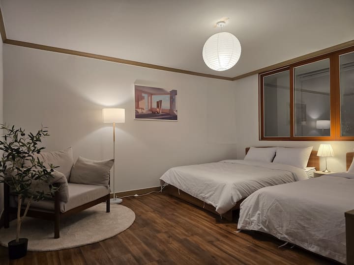 전주 중심가. 한옥마을. 객리단길. 영화의거리. 독채사용. 침실2개. 침대 4개 - Jeonju-si