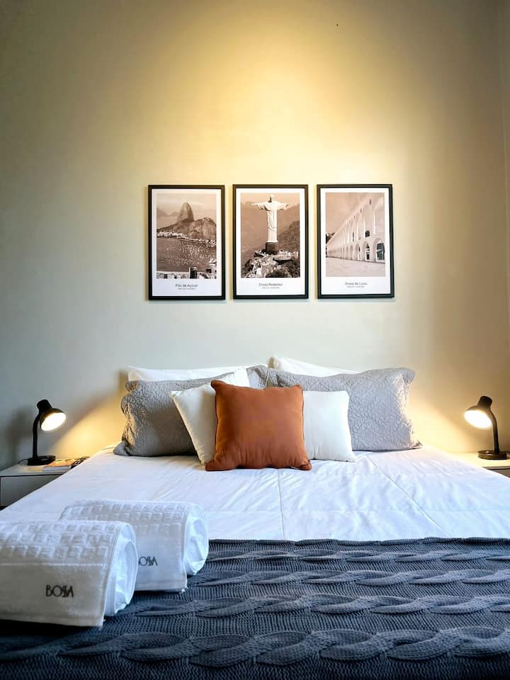 A Bossa Do Arpoador - Pé Da Areia - Ipanema