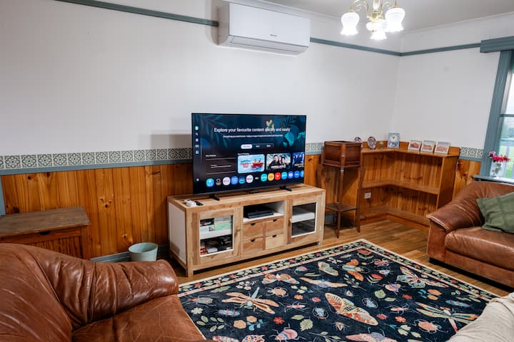 A Home Among The Gum Trees | 1.1 Acres - Garfield