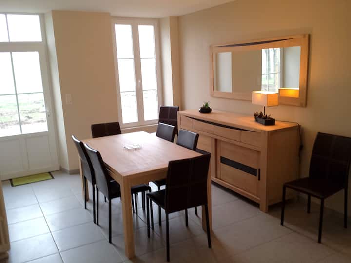 Gîte 6-8 Pers - 99 M² Dans Belle Longère Rénovée - Bressuire