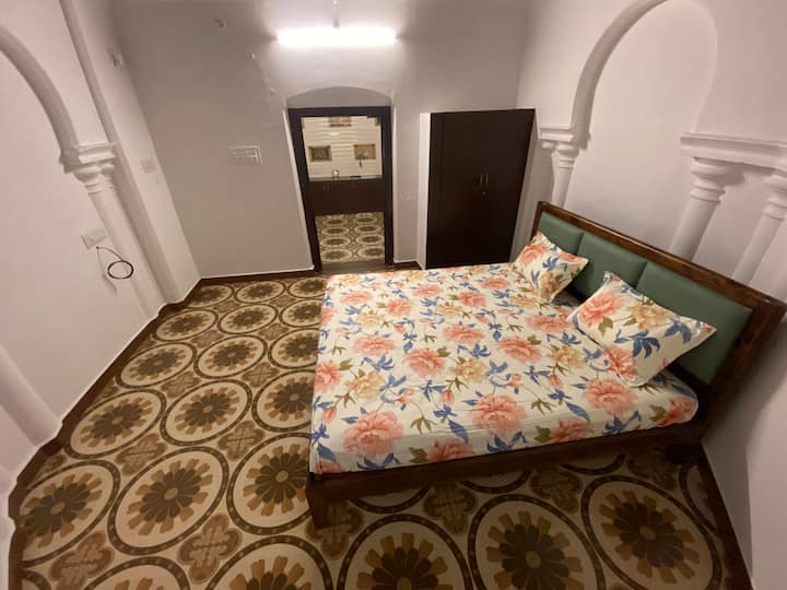 Umbrella Comfy Stays - Kuppu - India