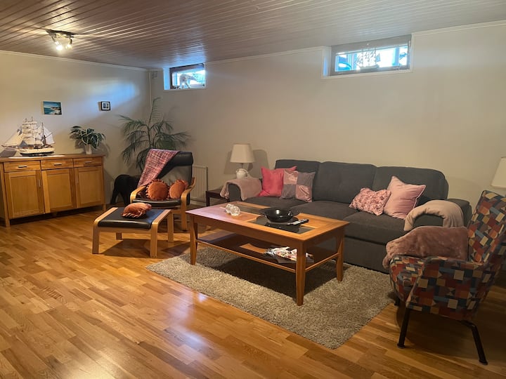 Central Läge Egen Del I Villa 100 Kvm Barnvänligt. - Åby