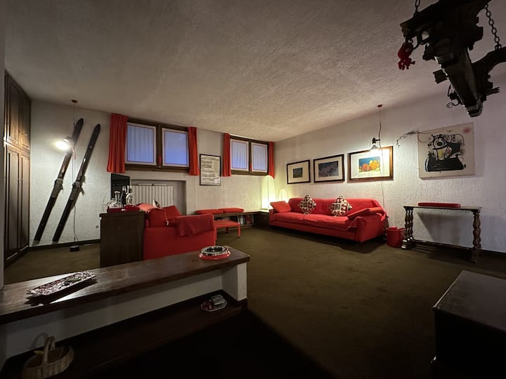 Casetta Rossa: Cervinia Centro Sulle Piste Da Sci - Valtournenche