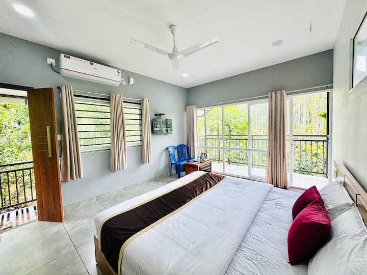 Lavander Couple Space - Wayanad