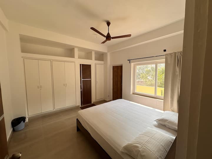 Beach Road - 2bhk Apt. 2min Walk From The Beach - Visakhapatnam