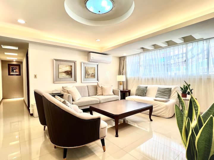 Central East District Apt With Sunlight & Serenity - Taipei City