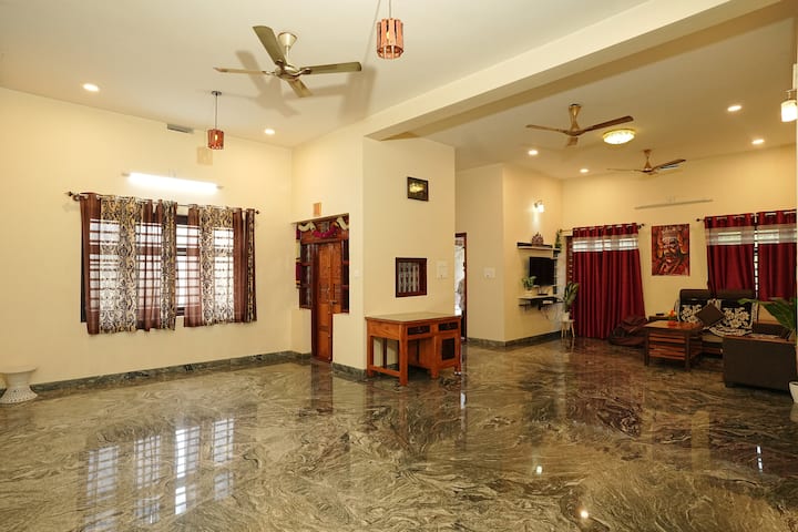 Sm Villa
Your Cozy Home, Any Length Of Stay - 芒格洛爾