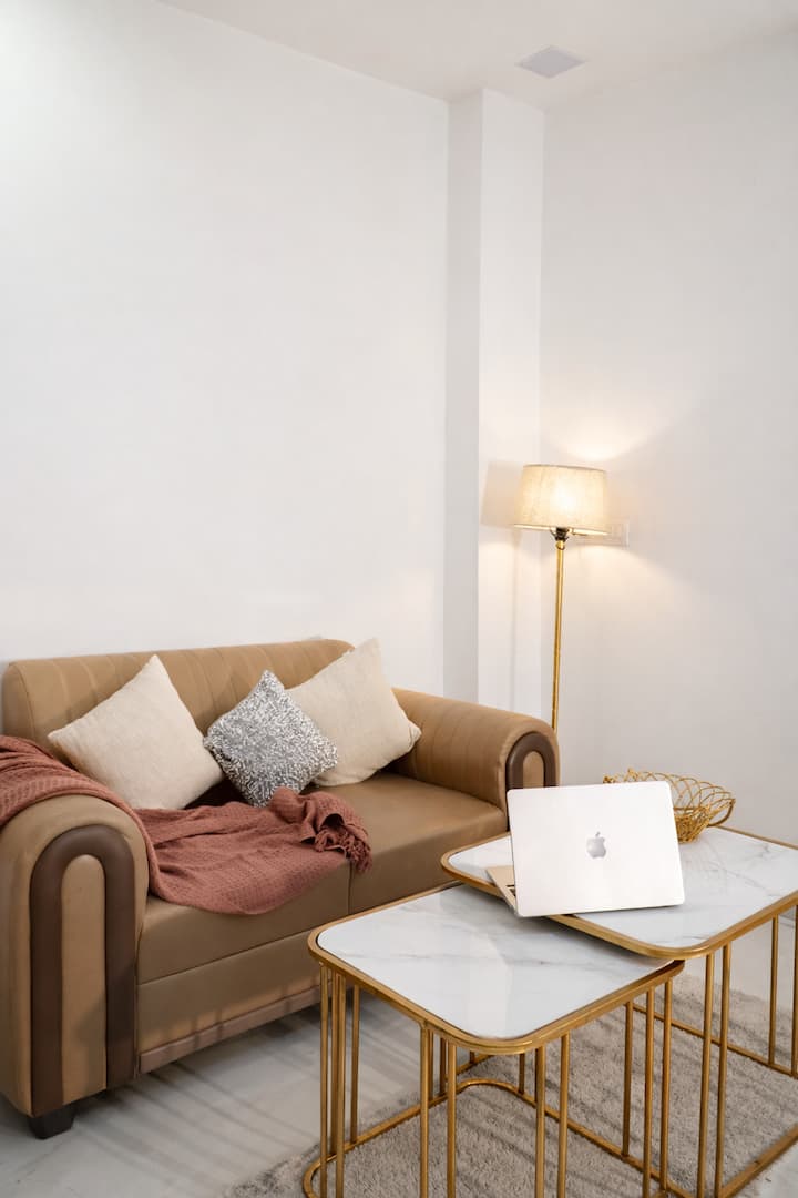 Amaltas Home-premium 1bhk|near Cyber City, Airport - 