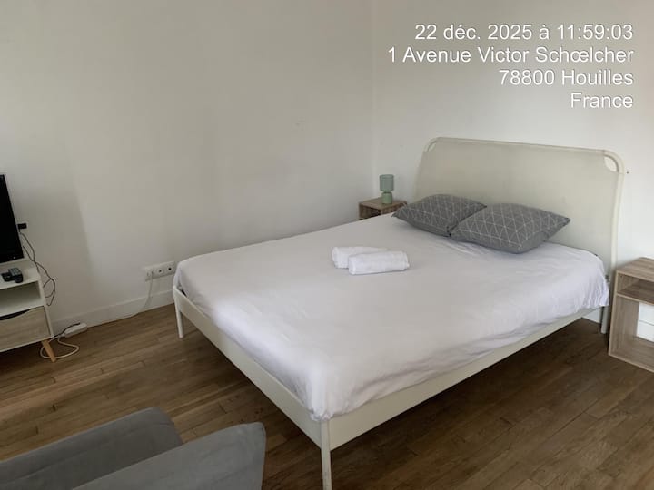 À Quelques Pas De La Gare- Houilles - Houilles