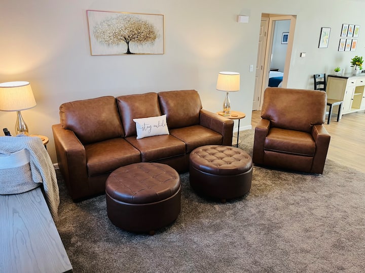 Newly Renovated 2br Condo | Modern & Cozy| Garage - Walley World, Fort Madison