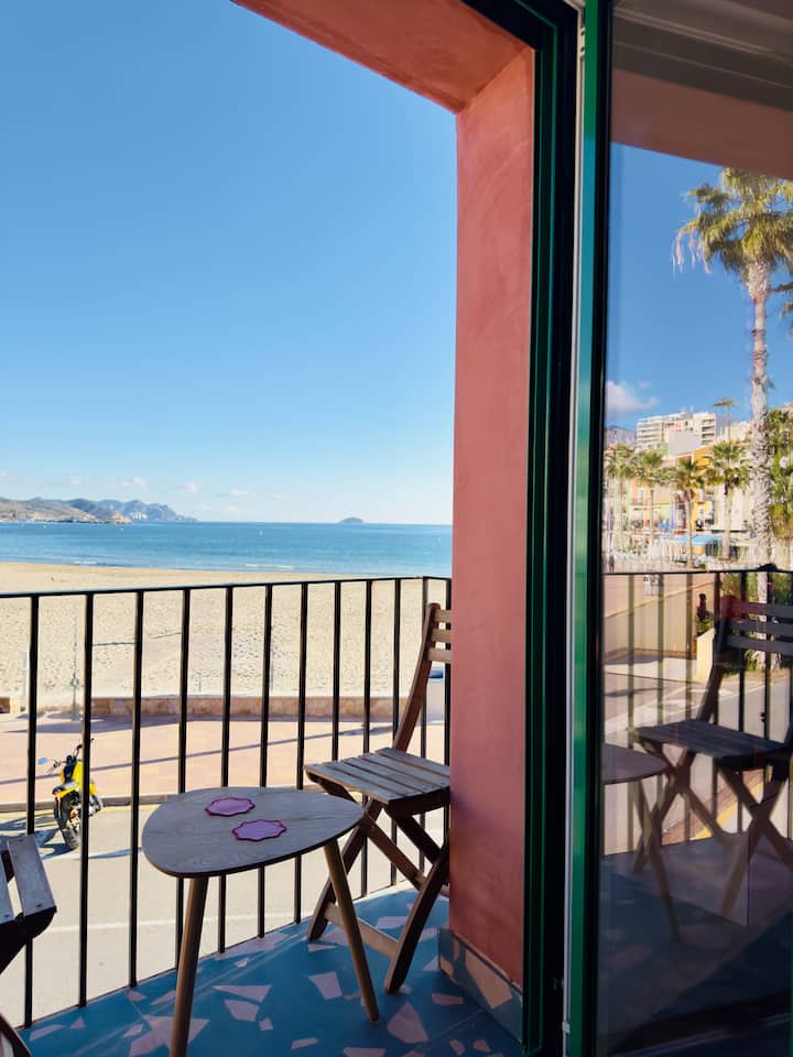 Jellyfish · Seafront Boutique Studio With Jacuzzi - Villajoyosa