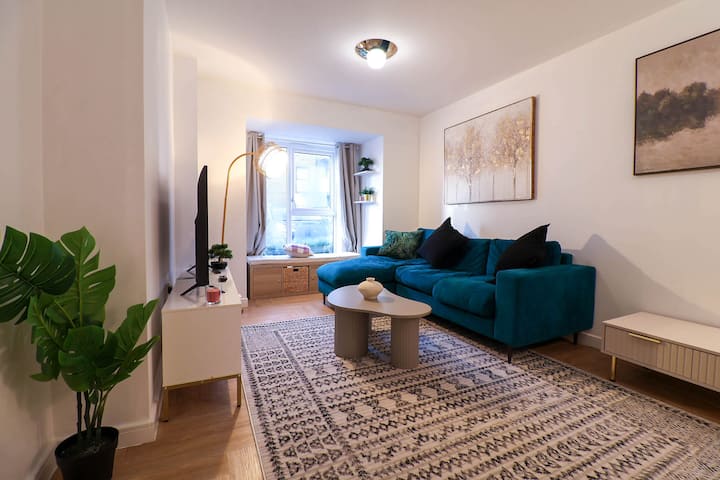 Stylish 4br In Lakeside | Free Parking | 11 Guests - Dartford