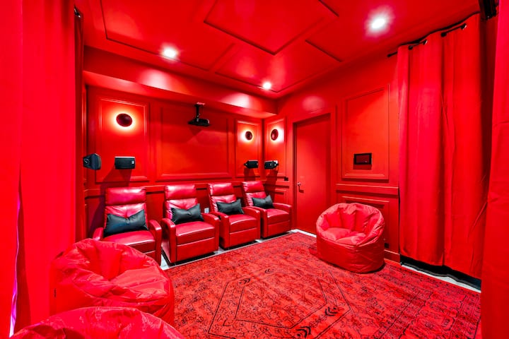 View The City At Rooftop, Theater, Gameroom Garage - Philadelphia, PA