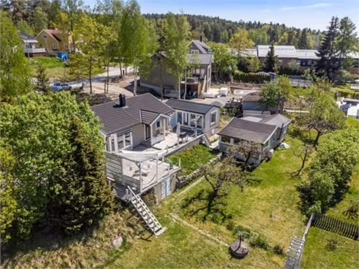 Mysigt Eget Gårdshus I Stäket, Järfälla. - Kungsängen