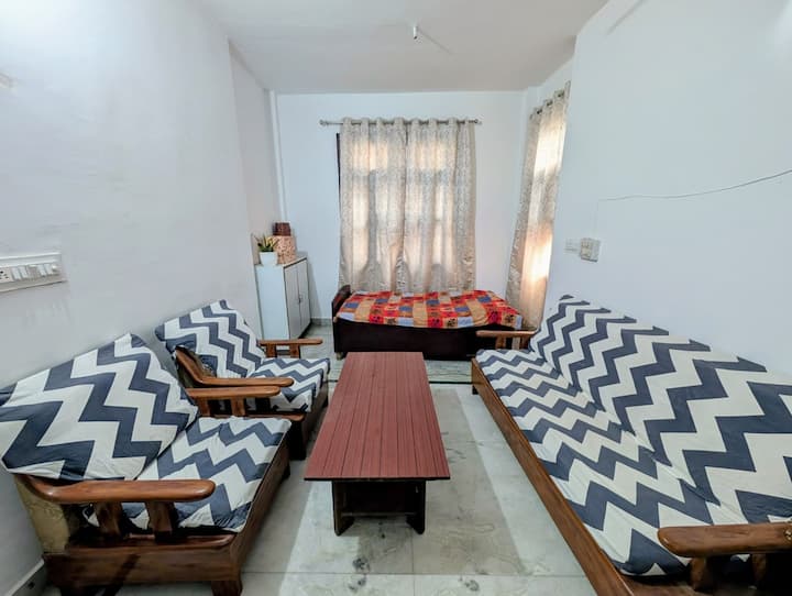 Cozy 1 Bedroom Hall & Kitchen Appartment - Gurugram